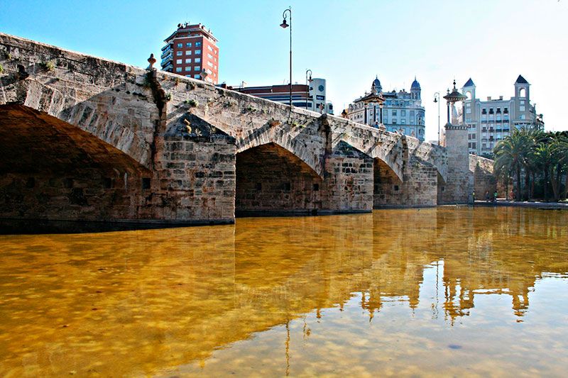 El parque del antiguo cauce del Río Turia y su paso por Valencia